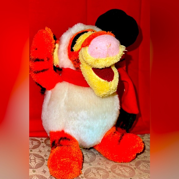 Disney | Toys | Vintage Disney Winnie The Pooh Snowball Tigger With Top ...